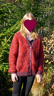 Ravelry: 392-1 Favorittjakke pattern by Rauma Garn