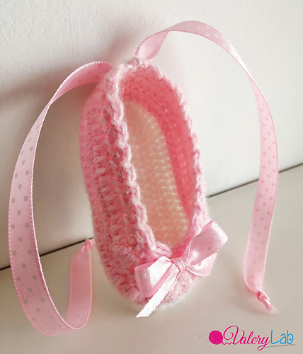 Ravelry: Baby Ballerina shoes pattern by Valery Lab