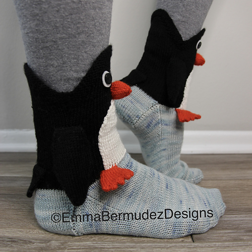 Ravelry: Waddle Feet pattern by Emma Bermudez