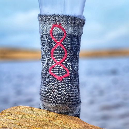 Ravelry: Hydra Scales pattern by Clair Wyvern