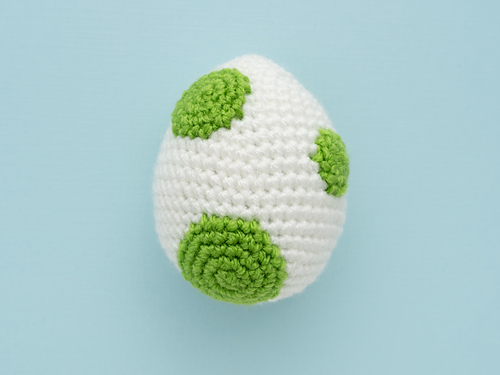 Ravelry: Yoshi Egg pattern by Vera Kroese