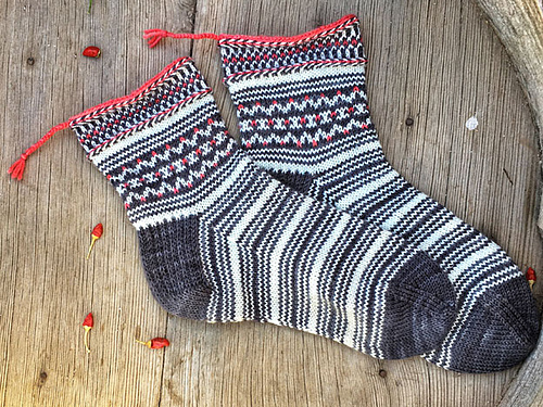 Ravelry: Berber Socks pattern by Mia Dehmer / VickeVira