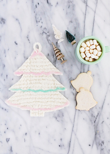 Ravelry: Felted Tree Hot Pads pattern by Vickie Howell