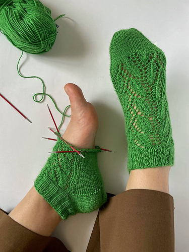 Ravelry: Ankle Boots socks pattern by Vicky Moroz