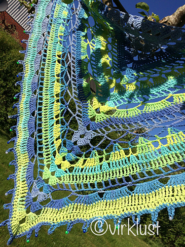 Ravelry: Color Flow Shawl pattern by Elena Madsen