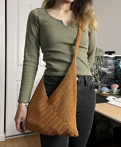 Ravelry: Easy Crochet Folded-Rectangle Bag pattern by Viv Crochets