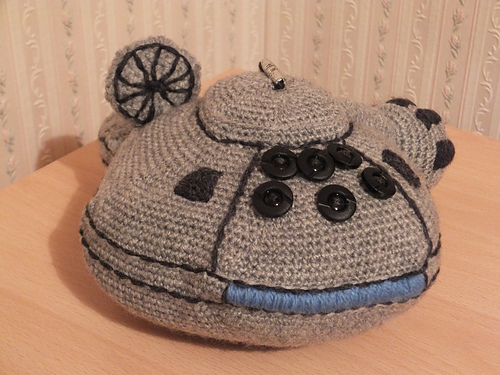 Ravelry: Millennium Falcon pattern by Cindy de Vries