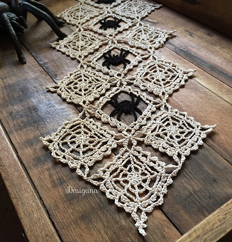 Ravelry: Cobwebs pattern by Julia Hart