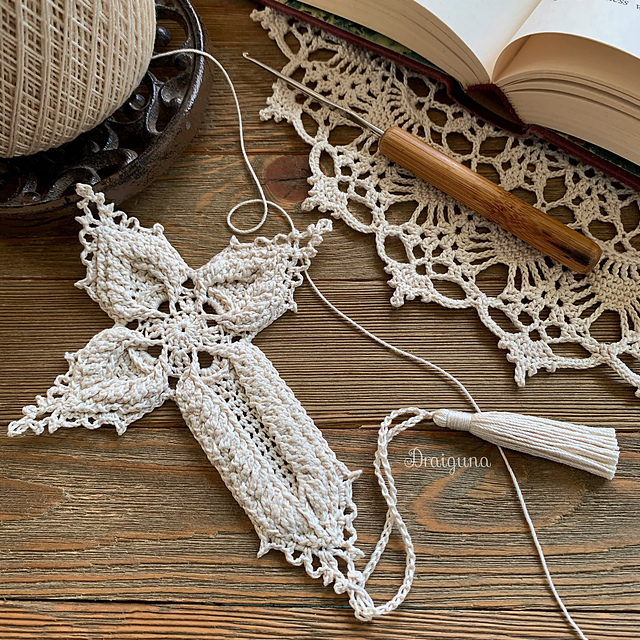 Ravelry: Devotion pattern by Julia Hart