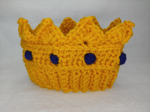 Ravelry: Jeweled Crown pattern by Nicole Whipple
