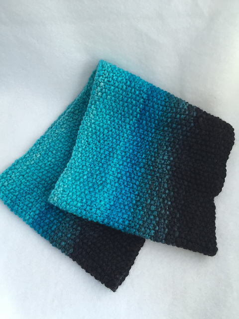 Ravelry: Pebbled Cowl pattern by Carol Ullmann