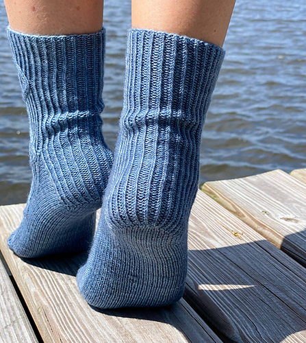 Ravelry: Shoreline Socks pattern by Tracie Millar