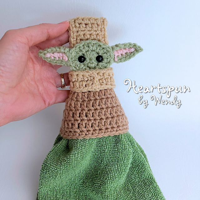 Ravelry: Baby Alien Towel Holder Ring pattern by Wendy Connor