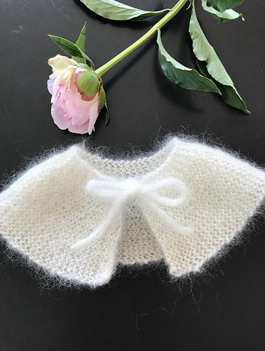 Ravelry: Cloudy Collar pattern by Syvi Ommo