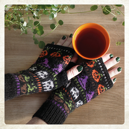 Ravelry: Spooky Season Mittens pattern by Anna Hewitt