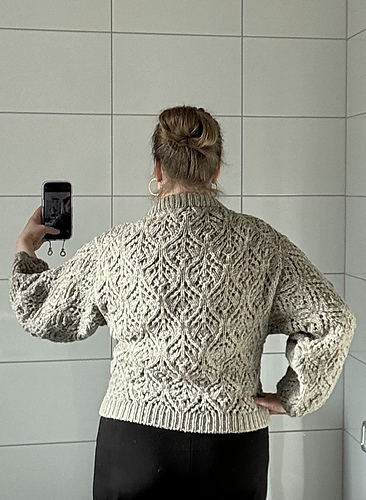 Ravelry: Whiterun pattern by Melody Hoffmann