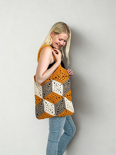 Ravelry: 3D Cube Bag pattern by Wilma Westenberg