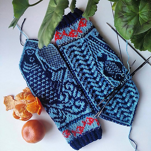 [FO] Double Fish Mittens : r/knitting