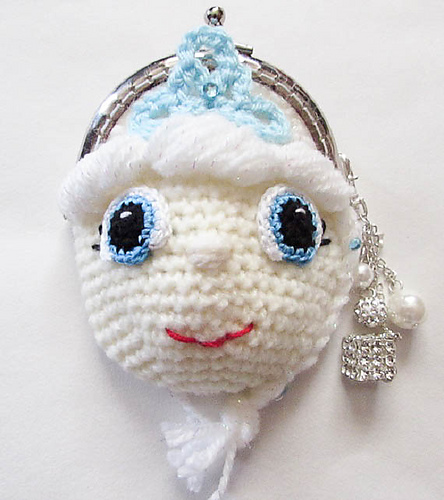Ravelry: Elsa Frozen Coin Purse pattern by Wistfully Woolen