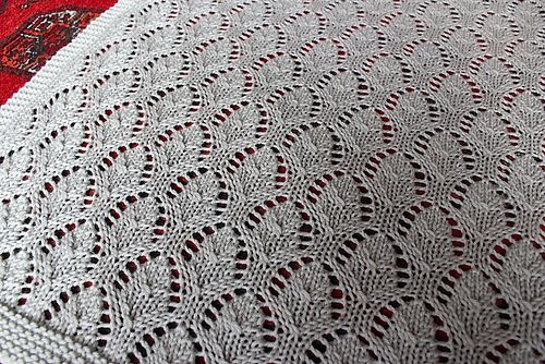 Ravelry: WolvesinLondon's Baby Chalice Blanket