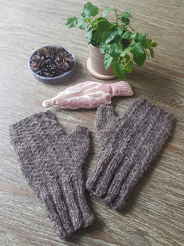 Ravelry: Fisherman's Mittens pattern by Lív Ulven