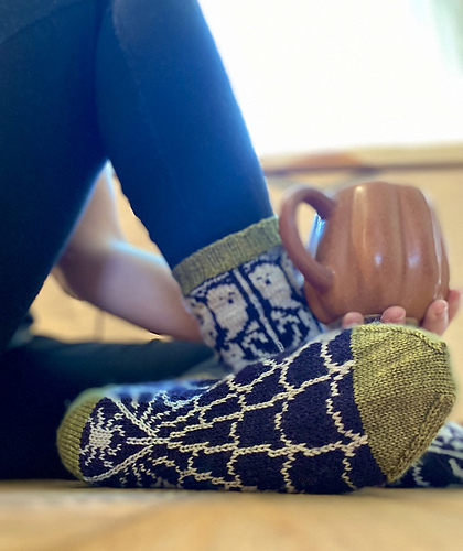 I created an alt / goth / punk knitting pattern collection for anyone ...