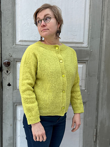 Ravelry: Juntu Light Cardigan pattern by Tiina Huhtaniemi