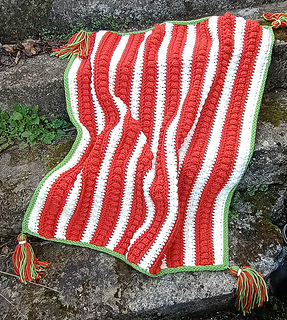 Ravelry: Berries Blossom Blanket pattern by Yarnsmiths