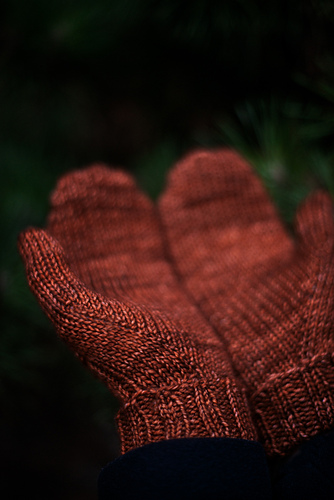 Ravelry: Snowdrift Mittens pattern by Wool & Pine