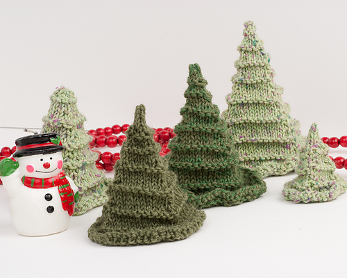 Ravelry: 3D Evergreen Trees pattern by Eden Detrixhe