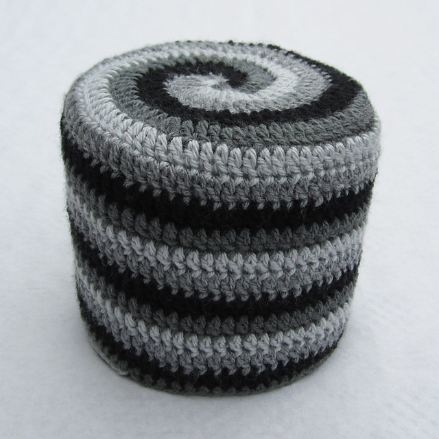 Ravelry: Rolling Around: 4-colour Spiral pattern by Woolly Thoughts