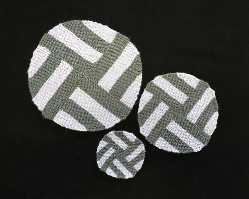 Ravelry: Striped Circles pattern by Woolly Thoughts