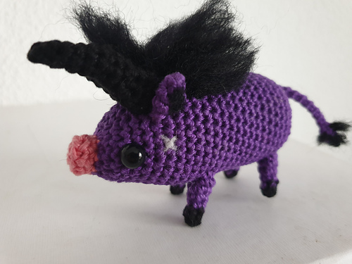 Ravelry: Bacon Behemoth Poogie (MHW) pattern by WoollyCubs