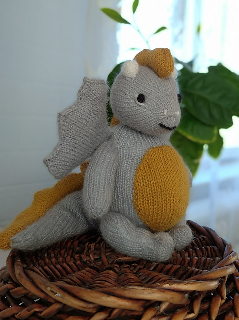 Ravelry: Dragon knitted toy pattern by Ola Oslopova
