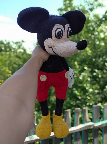 Ravelry: Knitted Boy Mickey Mouse pattern by Ola Oslopova