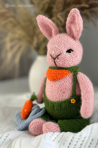 Ravelry: Raspberry bunny pattern by Ola Oslopova