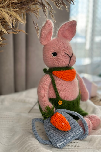 Ravelry: Raspberry bunny pattern by Ola Oslopova