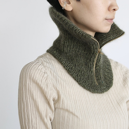 Ravelry: Zippered Rib Collar pattern by Rui Yamamuro