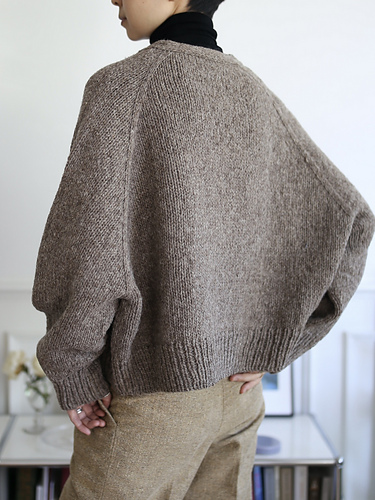 Ravelry: Puro Cardigan pattern by Rui Yamamuro