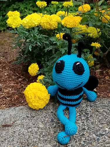 Ravelry: JoJo Bee pattern by Anita Plantico