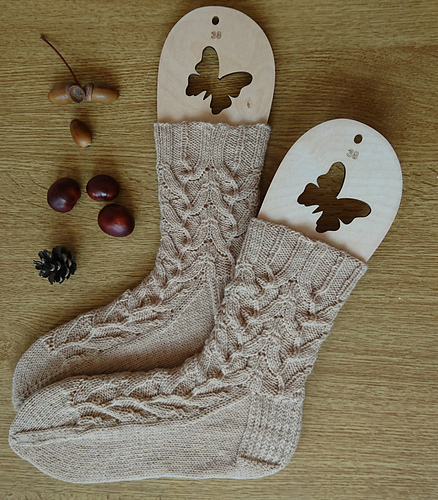 Ravelry: Tidal Waves Socks pattern by There She Knits