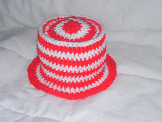 Ravelry: Baby Top hat pattern by Kathy Shute