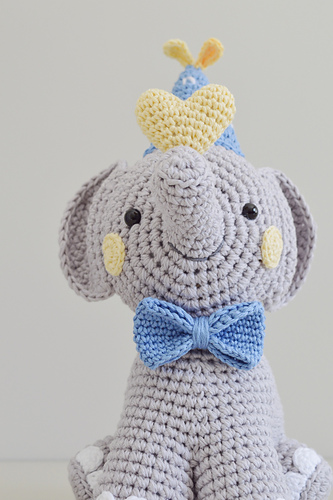 Ravelry: Yarn's Little Elephant pattern by Vanessa Doncatto - Yarn Handmade