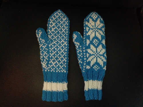 Ravelry: Snowflake Mittens pattern by Patty Lyons