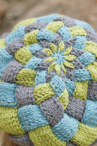 Ravelry: Huckleberry Hat pattern by Marly Bird