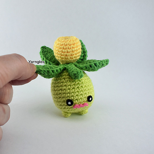 Ravelry: Smoliv pattern by Yuna Fadeeva