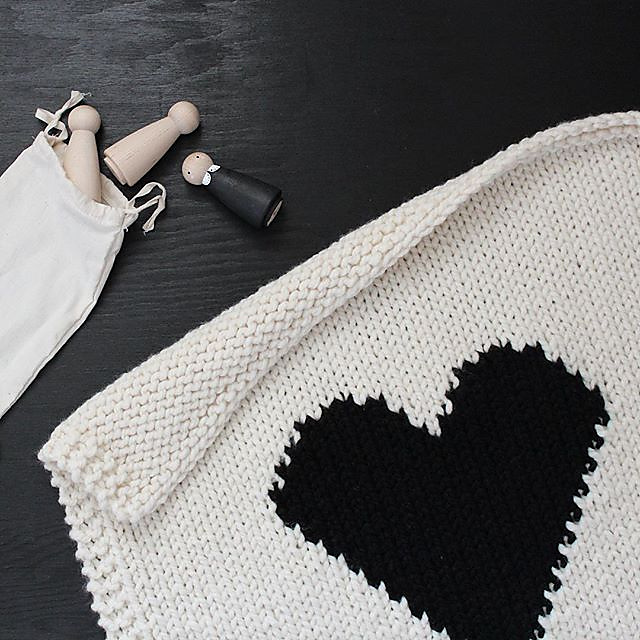 Ravelry: The Heart Baby Blanket pattern by Yarning Made