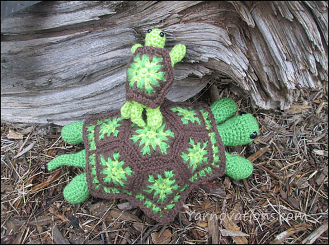 Ravelry: Turtle Family - Mommy Turtle and Turtle Rattle pattern by Yarn ...
