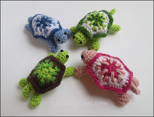 Ravelry: Turtle Family - Mommy Turtle and Turtle Rattle pattern by Yarn ...