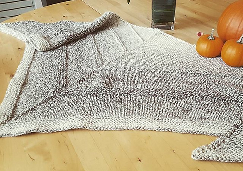 Ravelry: Jackie's Shawl pattern by Brenna del Junco